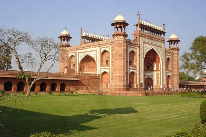Overnight Agra through Fatehpur Sikri - Exploring the UNESCO World Heritage Gems of India