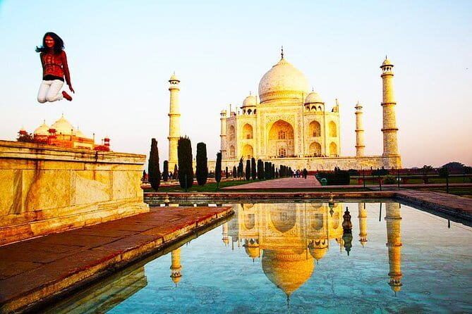 Overnight Agra Tour From Ahmedabad with Return Flights - FAQ