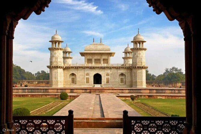 Overnight Agra Tour with Fatehpur Sikri - FAQ