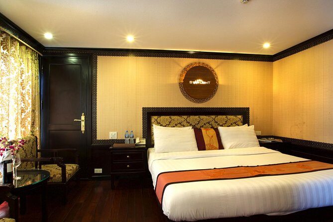 Overnight Halong Bay Cruise on the Starlight - Group Size & Atmosphere