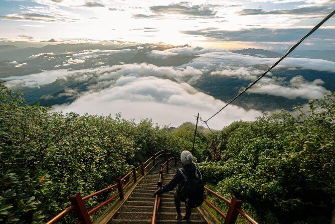 Overnight Hike to Adams Peak - An In-Depth Look at the Overnights Hike to Adams Peak