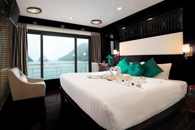 Overnight Luxury 5 Star Alisa Cruise with Meals, Kayak or Bamboo Boat - Is It Worth the Price?