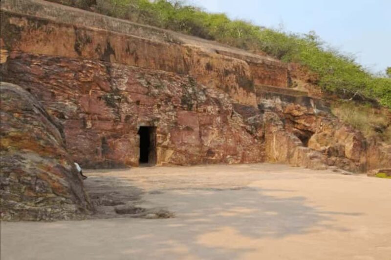 OVERNIGHT RAJGIR & NALANDA FROM BODHGAYA - Key Points