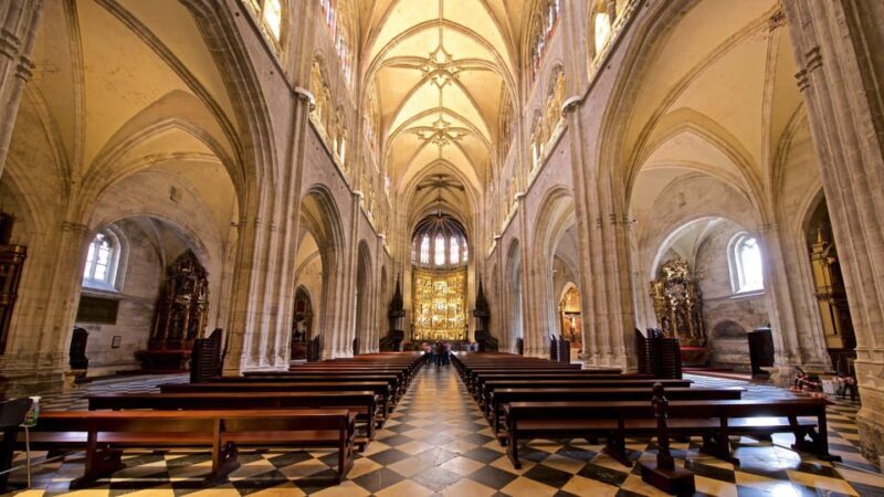 Oviedo: Cathedral Guided Tour - Authentic Insights from Reviews