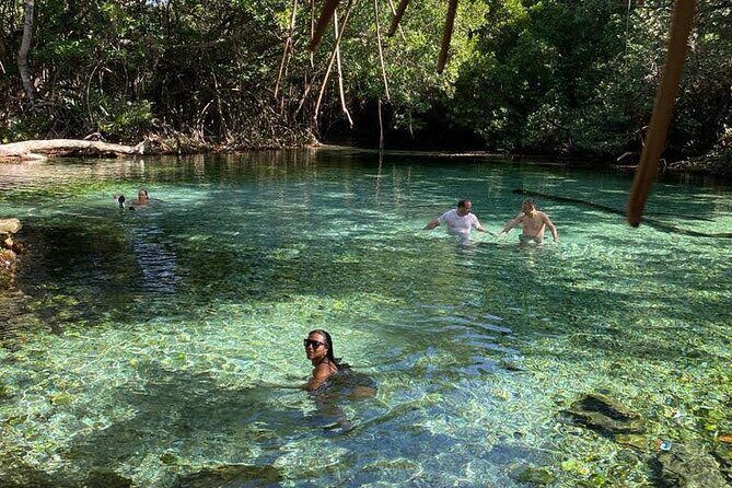 Oviedo Lagoon + Salado Stream, ALL INCLUSIVE, from Pedernales - Key Points