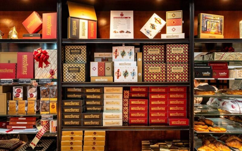 Oviedo : Tour with tasting of Moscovitas and other Asturian sweets - Key Points