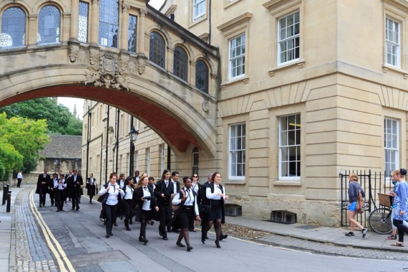 Oxford: Alumni-Led Walking Tour w/New College Entry Option - Key Points