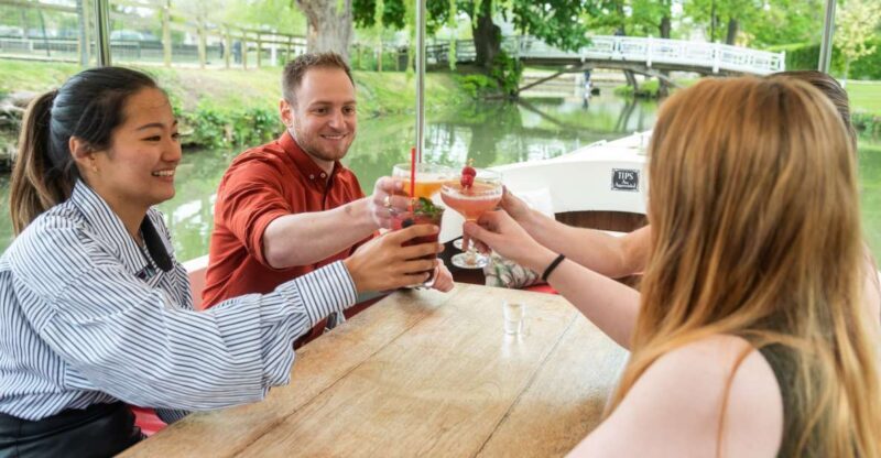 Oxford: Evening Sightseeing River Cruise with a Cocktail - Key Points