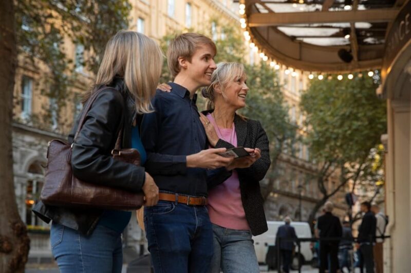 Oxford: Express Walk with a Local in 60 minutes - A Practical Guide to the 60-Minute Oxford Experience
