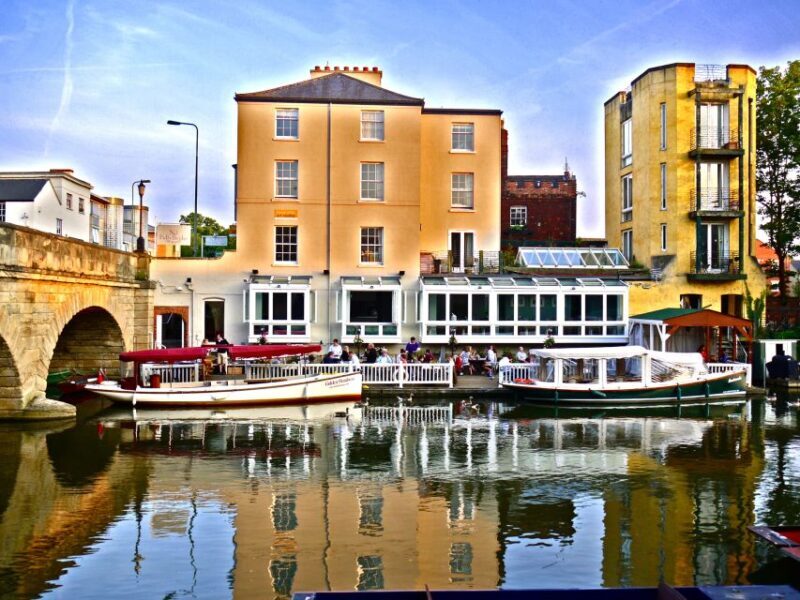 Oxford: Guided Sightseeing River Cruise - Key Points