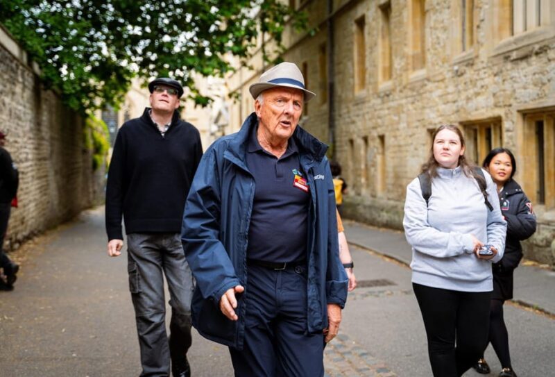 Oxford: Historic Pubs & Taverns Guided Walking Tour - Key Points