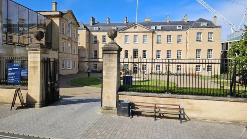 Oxford: Jericho and Port Meadow Guided Walking Tour - Key Points