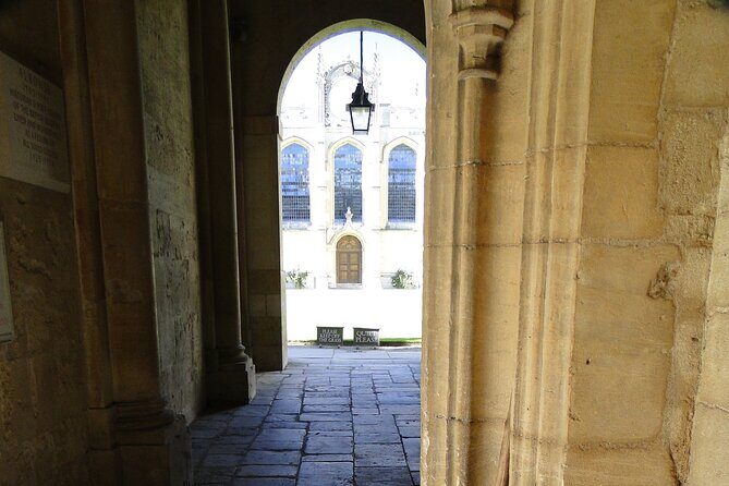 Oxford Official Ghost Tour - Key Points