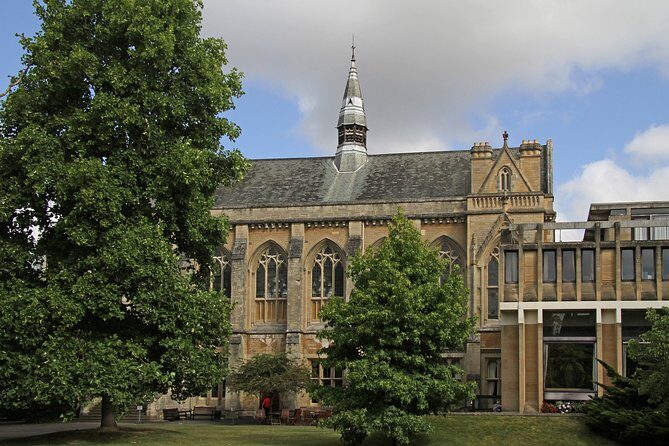 Oxford, Shakespeare Country & Warwick castle private Tour - FAQ About the Tour