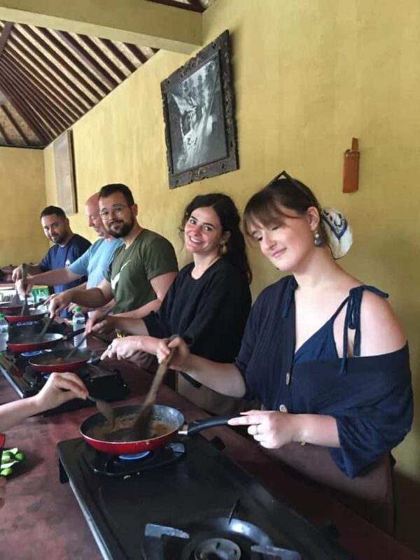 packages cooking class and romantic dinner in a local home - The Sum Up