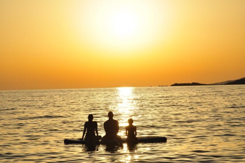 Paddle Board Rental: Glide on the Water with Ease - Key Points