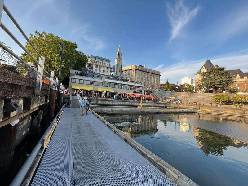 Paddle the heart of downtown Victoria - Authentic reviews tell the story