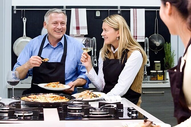 Paella Cooking Class with English Guide in Malaga - Key Points