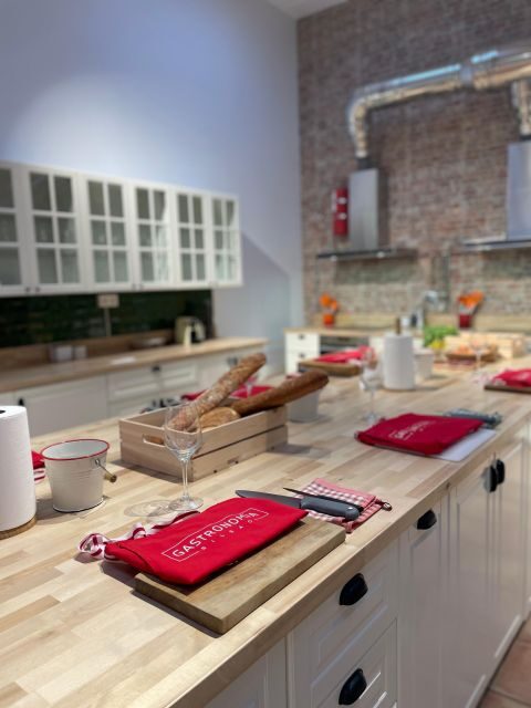 Paella Cooking Class with Sangria in Bilbao - Who Will Enjoy This Experience?
