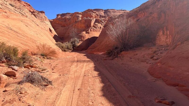 Page: Wind Castle Canyon Tour with Navajo Guide - Key Points