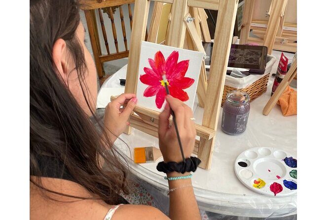 Painting class at an Art Gallery in Lisbon - Key Points