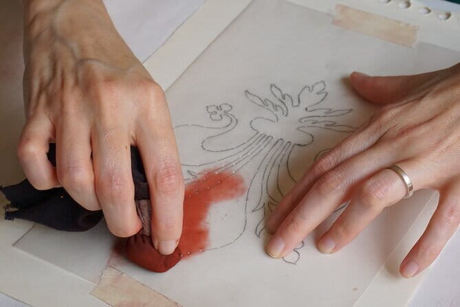 Painting Experience in Florence: Create Your Own Florentine Lily - A Closer Look at the Experience