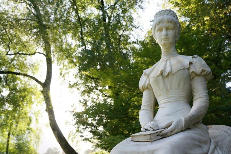 Palace of Queen Elisabeth Tour - Introduction: A Regal Day Trip from Budapest