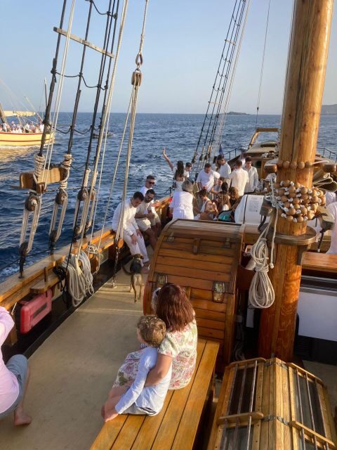 Palamós: Sunset Boat Tour with Glass of Cava - Key Points