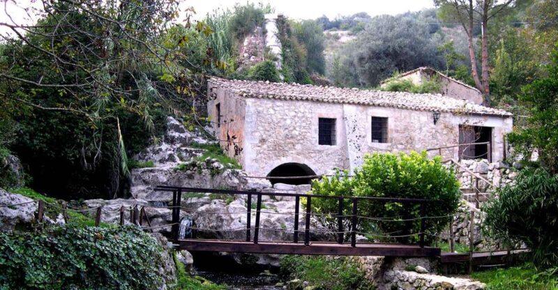 Palazzolo A.: from corso Vittorio Emanuele to the watermill - Frequently Asked Questions