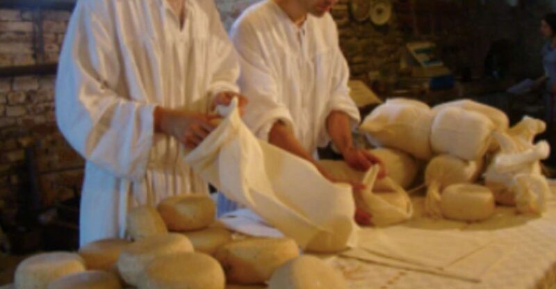 Palazzolo Acreide: Ricotta Cheese and Farm Tour with Tasting - Introduction to the Experience