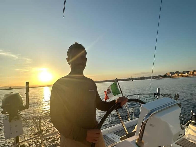 Palermo: boat tour with drinks and fresh fruit on board - Food and Drinks: A Little Luxurious Treat