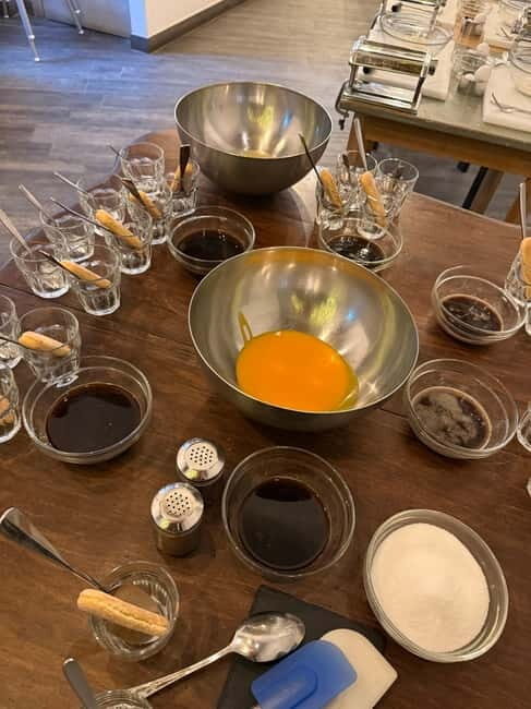 Palermo: Pizza & Tiramisu Class with Free Flowing Fine Wine - An In-Depth Look at the Experience