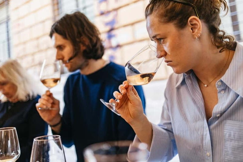Palermo: Wine Tasting with Snacks at Bottega Monteleone - Key Points