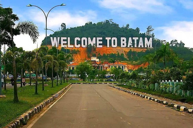 Palm Spring Golf Batam - Private Day Trip - Who Should Consider This Tour?