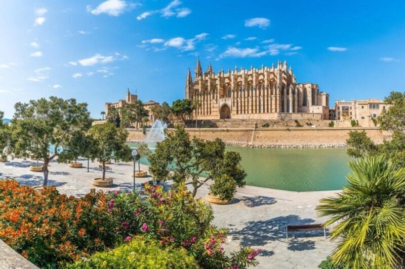 Palma de Mallorca : Must see Walking Tour With A Guide - Key Points