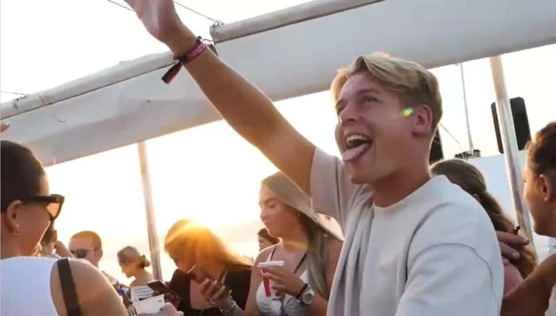 Palma de Mallorca: Sunset Boat Party with DJ and Animation - An Evening of Music and Scenic Beauty