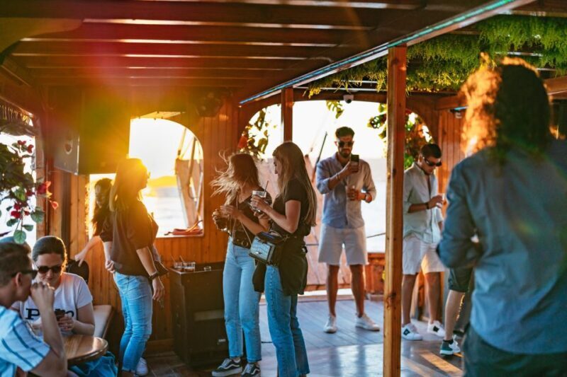 Palma de Mallorca: Sunset Boat Tour with DJ and Dance Floor - FAQ