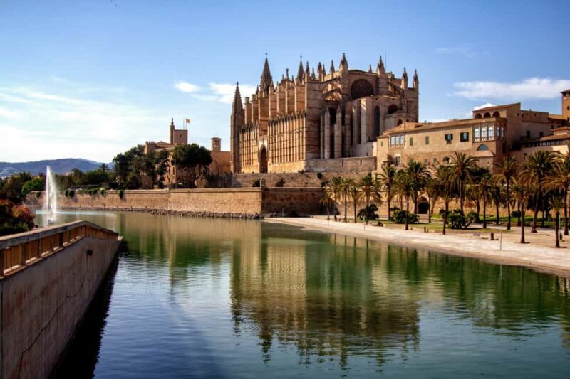 Palma: Old Town Guided Tour with Cathedral Skip-the-Line - Exploring Palma’s Old Town: A Guided Tour Filled with Charm and Culture