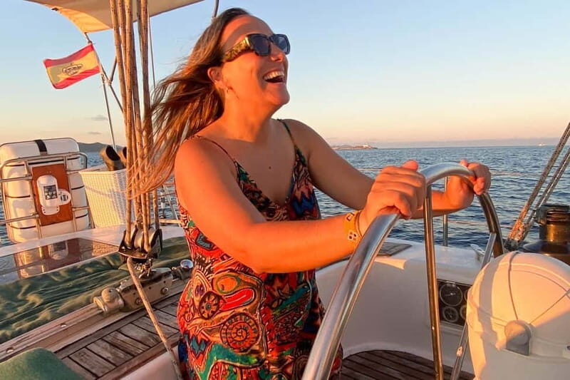 Palma: Private Half-Day Sailing Trip with Tapas & Drinks - Food, Drinks, and Onboard Comforts