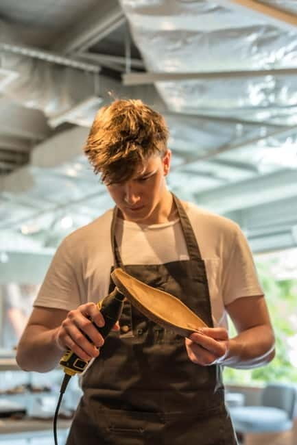 Palma, Santa Catalina: Sandal-Making Workshop - The True Value of the Sandal Workshop