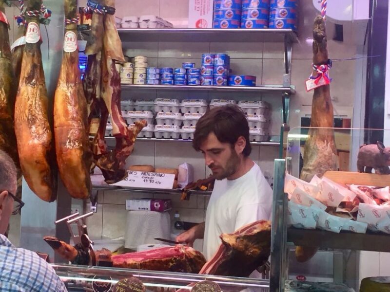 Palma: Walking Tour with Mediterranean Delicacies - Key Points