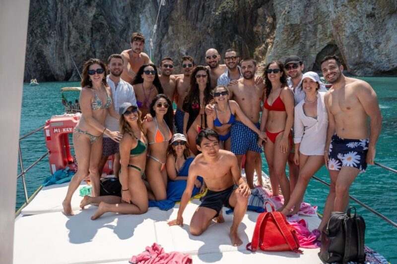 Palmarola: Boat tour with lunch on board - Scenic Sightseeing Cruises: Appreciating the Coastline