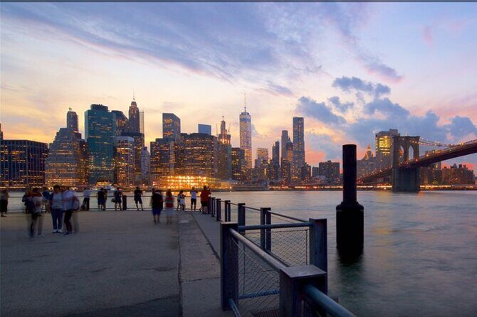 Panoramic Guided Tour in Brooklyn Heights and Hamilton Park - Brooklyn Heights Promenade: The Star of the Show