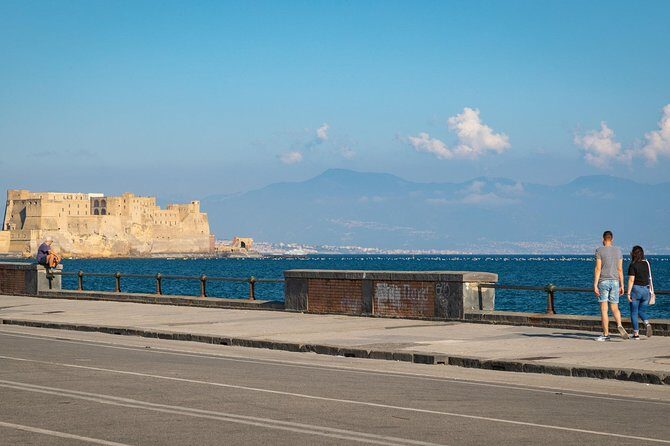 Panoramic shore excursion of the city of Naples and historic center. - Key Points: