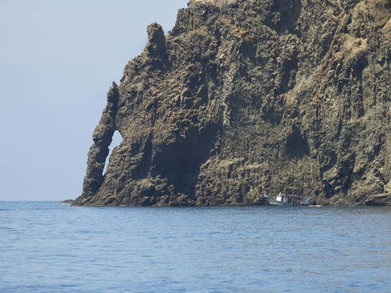 Pantelleria boat tour with lunch on board - An In-Depth Look at the Pantelleria Boat Tour