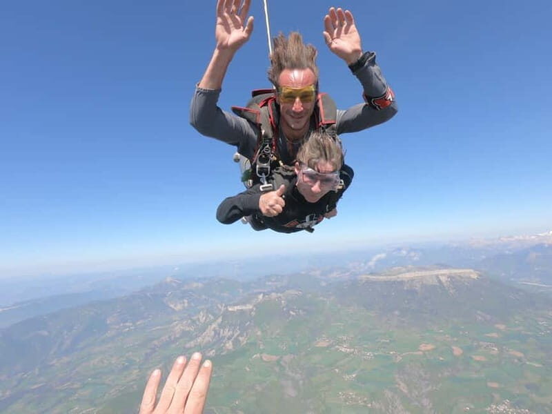 Parachute jumping at Gap-Tallard - Transportation, Timing, & Group Size