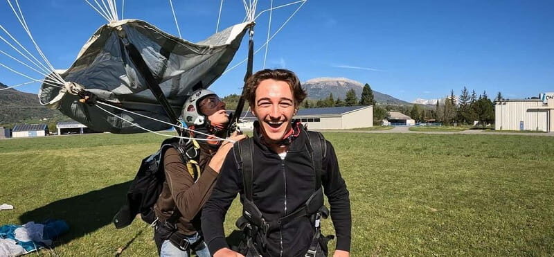 Parachute jumping at Gap-Tallard - Why This Experience Suits Certain Travelers