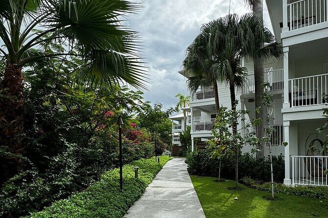 PARADISE TAXI & TOURS USVI-Transport Frenchmans Reef / Buoy Haus - The Sum Up