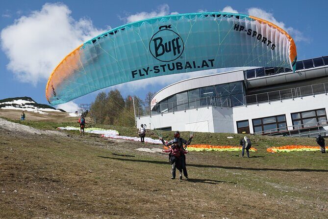 Paragliding experience in Fulpmes in the Stubai Valley - What To Expect on Your Fulpmes Paragliding Tour