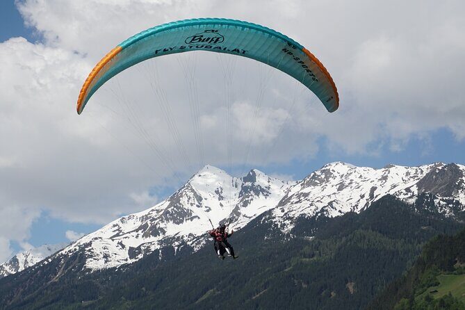 Paragliding experience in Fulpmes in the Stubai Valley - Visuals and Memories